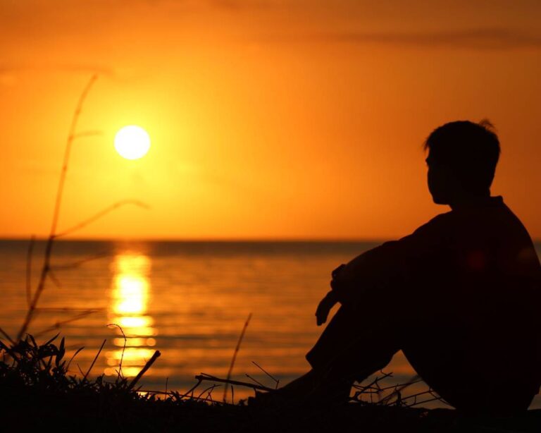 Pantai Lekok: Harga Tiket Masuk, Maps, Fasilitas, dan Spot Menarik